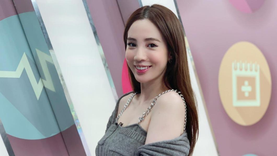 愛雅「我有老公了」曬夫妻照發聲！ 分手15年復合：我扎實嫁給愛情│TVBS新聞網