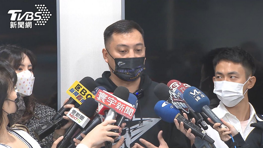 NBA球星「魔獸」霍華德來了！加盟T1桃園雲豹│TVBS新聞網