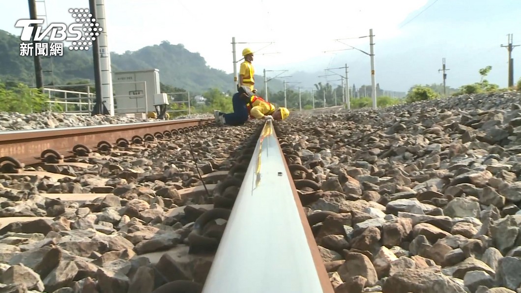好晃！172次自強號連晃2小時 民眾憂「不安全」│台鐵│升等│檢修│TVBS新聞網