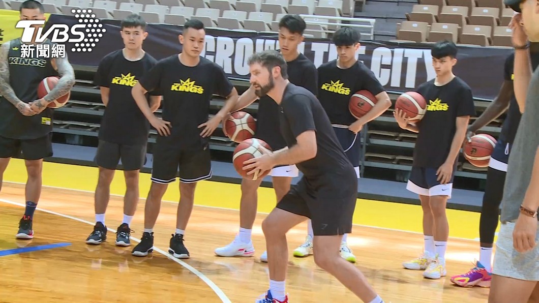 新北國王隊開賽連拿2勝 再聘NBA名師特訓│Drew Hanlen│訓練師│PLG│TVBS新聞網