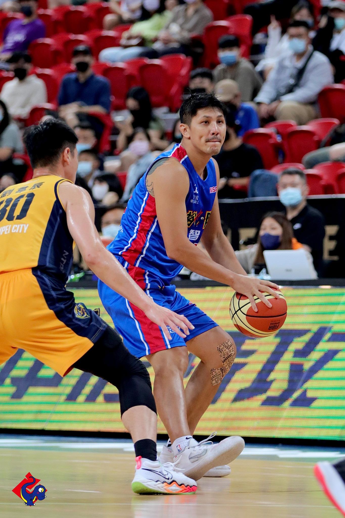 退休3年再復出！周士淵重返SBL 新賽季擔任裕隆隊長│TVBS新聞網