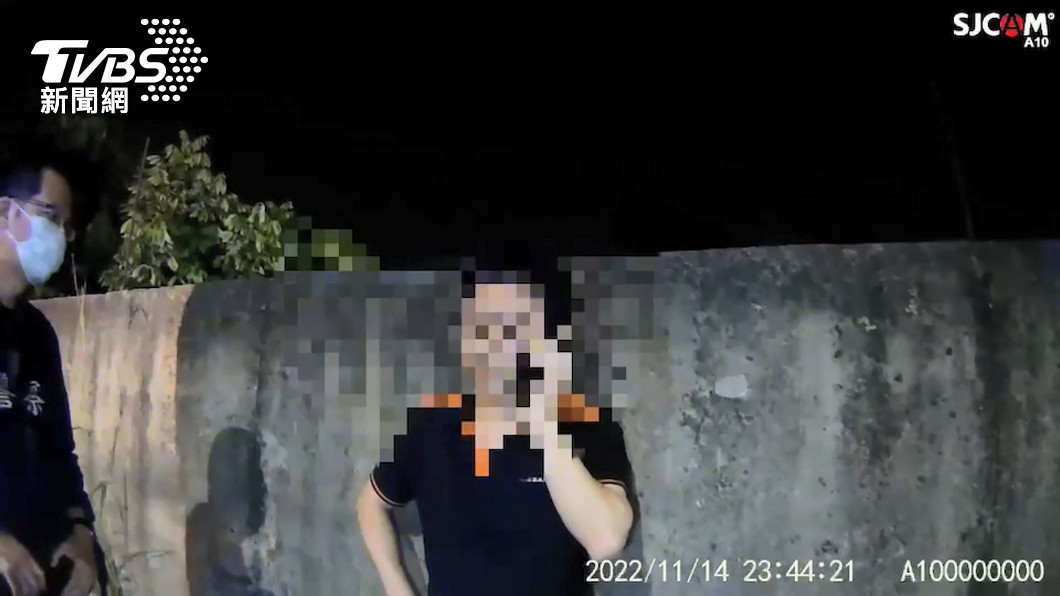 酒測否問媽媽！42歲男疑酒駕求救 警嗆：你成年了!│TVBS新聞網