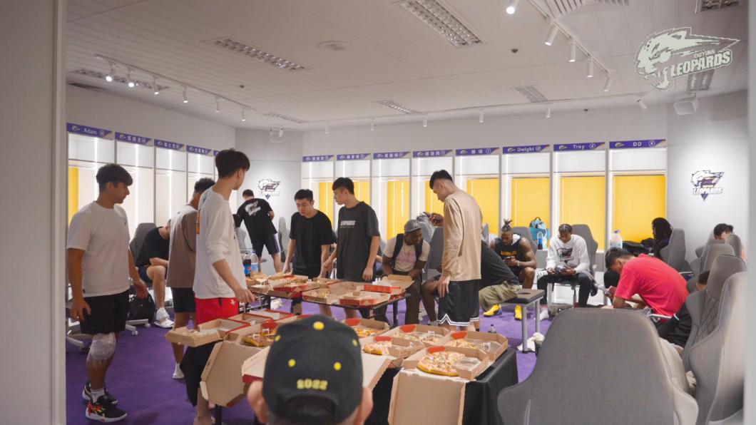 魔獸首戰倒數！要價6位數特種S區、全新休息室搶先曝光│霍華德│Dwight Howard│桃園永豐雲豹│TVBS新聞網