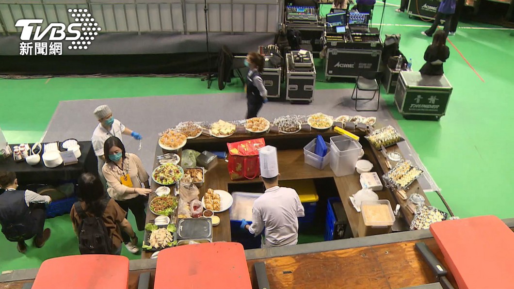 狂粉追霍華德花168萬 包10張季票近距離觀賽│TVBS新聞網