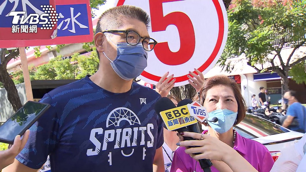 趙少康批總統不吭聲「團團病逝」 府反擊│TVBS新聞網