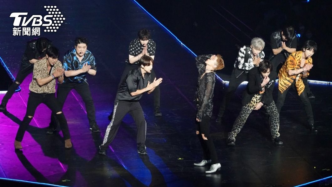 SJ演唱會爆意外！ 「搖滾區粉絲癱軟」急拉出 成員目睹驚悚過程│TVBS新聞網