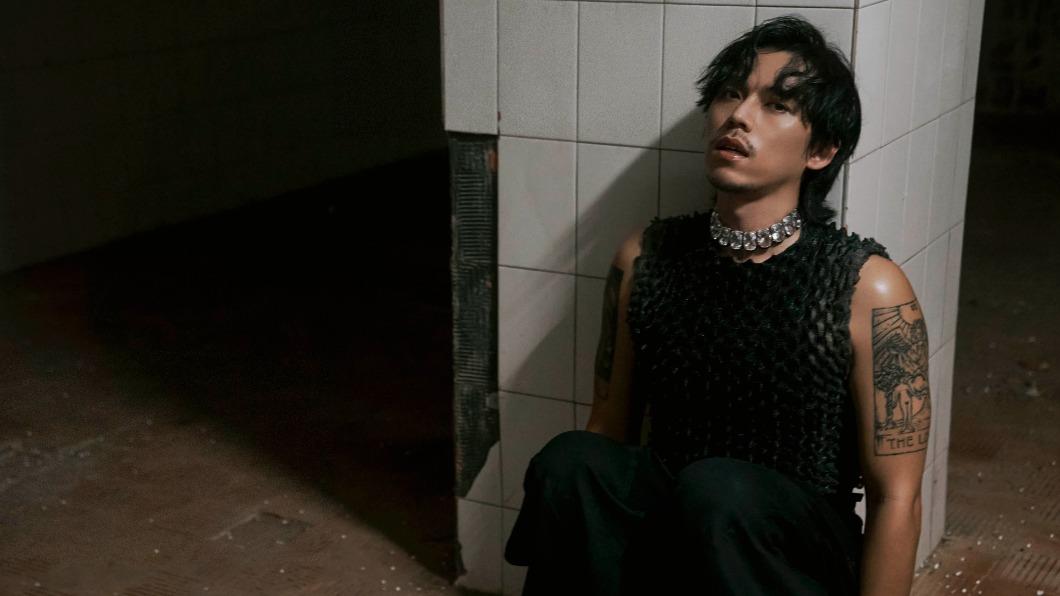 HUSH自剖身心靈慾望 廢墟直擊20男女限制級互動 │TVBS新聞網