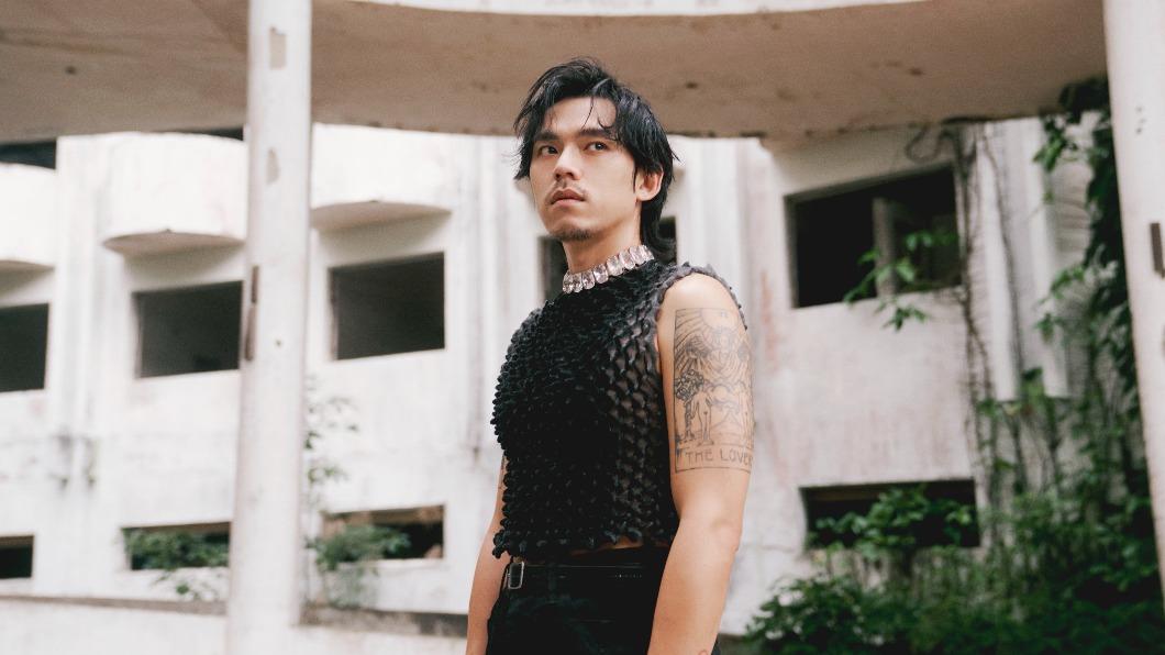 HUSH自剖身心靈慾望 廢墟直擊20男女限制級互動 │TVBS新聞網