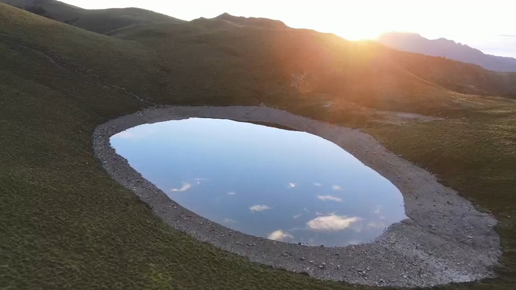 山友「嘉明湖划SUP」引討論 正反意見吵翻│TVBS新聞網