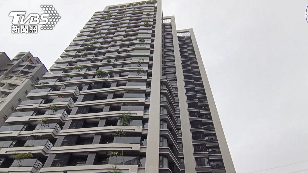 家門口取外送遇襲！ 男遭噴辣椒水、群毆後擄走│TVBS新聞網