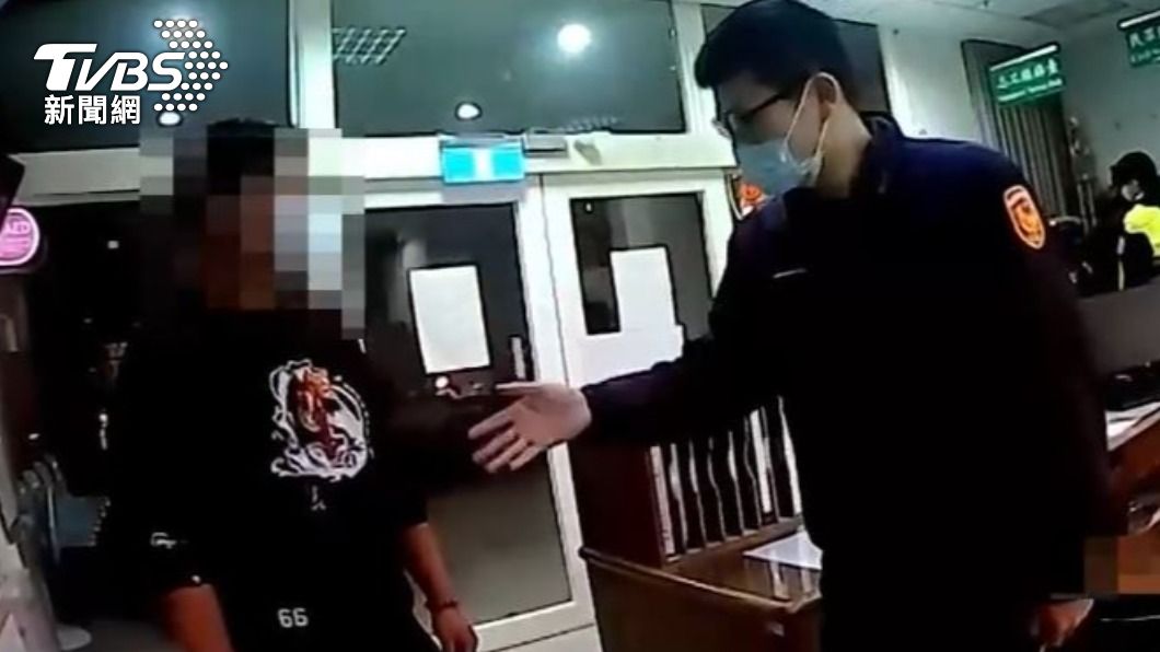 五字經辱警還嗆「打你5拳賠錢就好」！莽男真的賠大了│TVBS新聞網