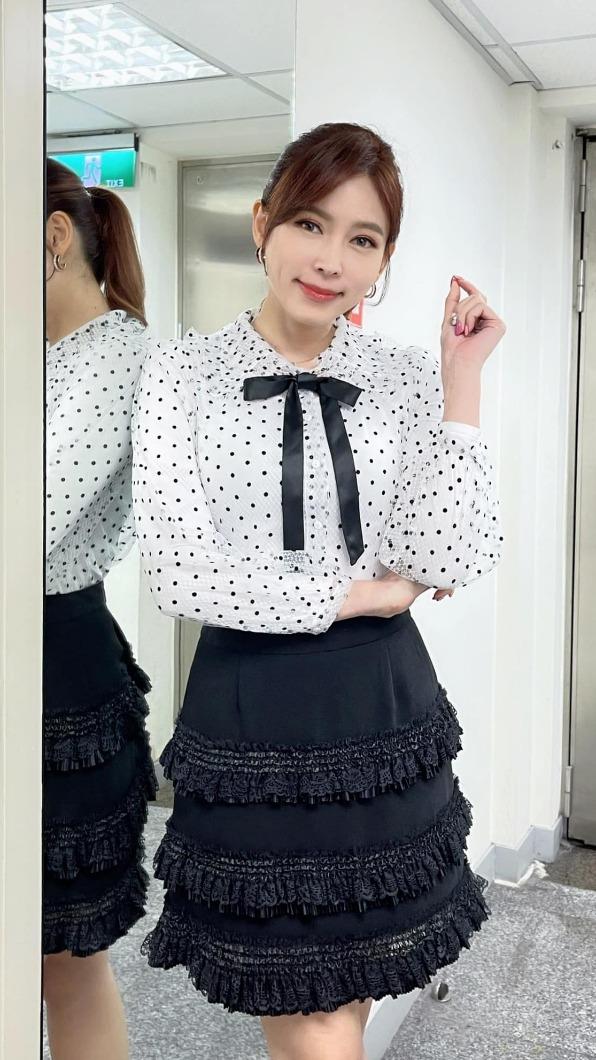 恭喜！美女主播葉映彤「順產3600g虎寶」 初見面就虧他哭聲難聽│TVBS新聞網