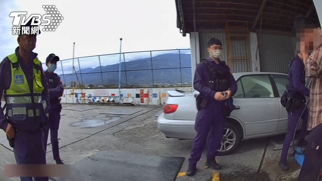 我只有800！不滿被「加滿油」 男大鬧加油站│TVBS新聞網