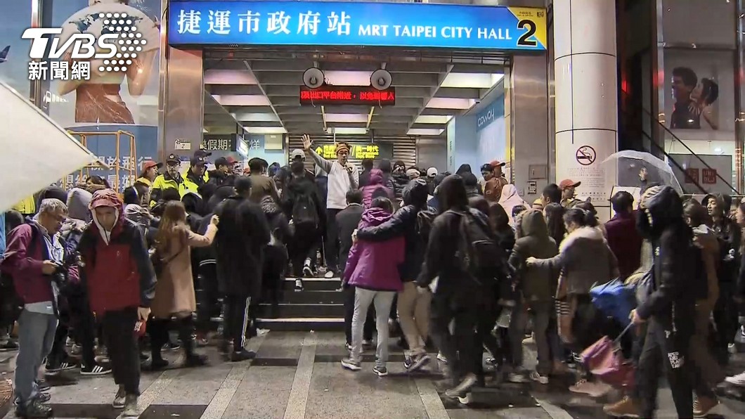 超商外駐「行動購物車」 賣零食、冷熱咖啡、蛋塔│TVBS新聞網