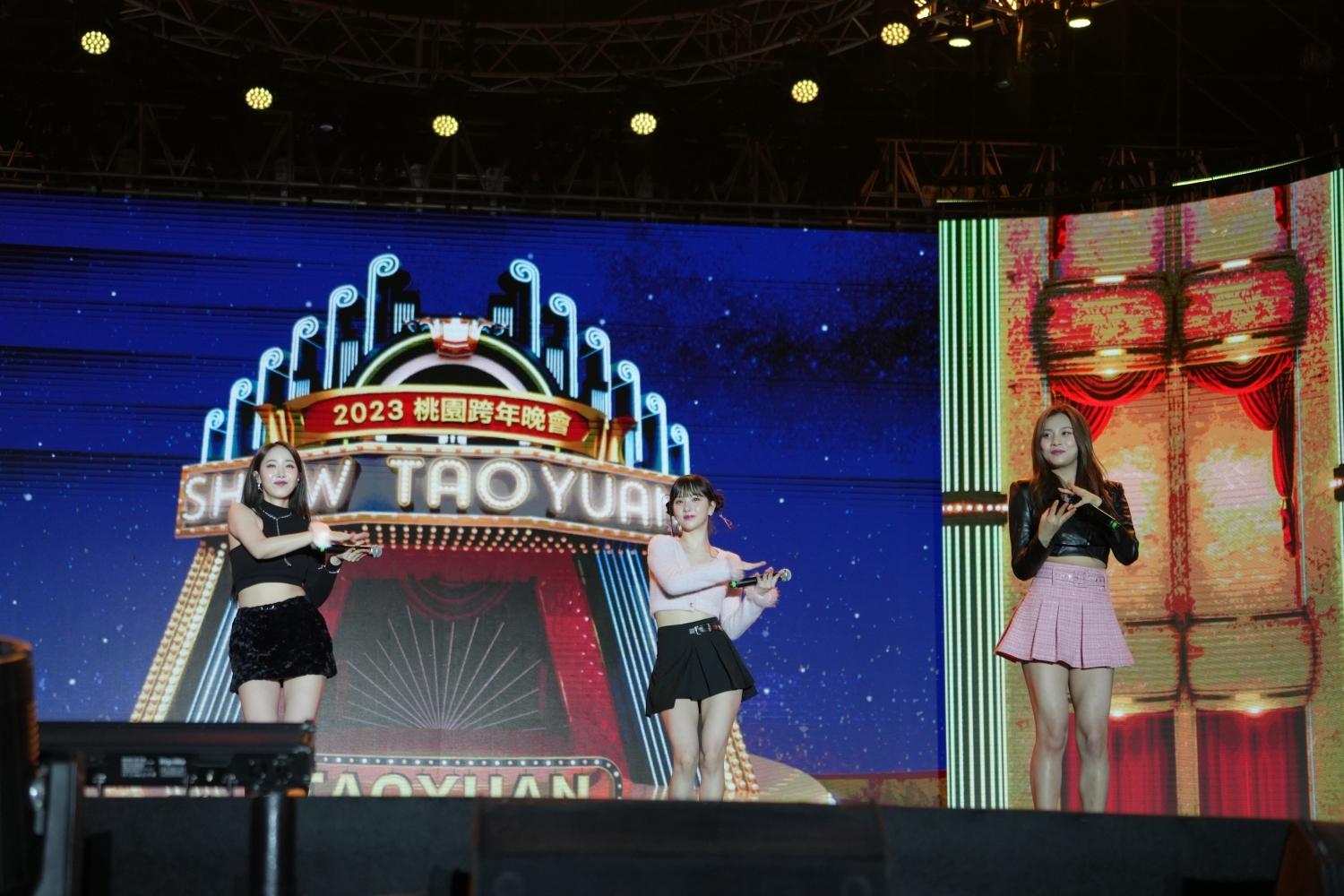 女神降臨桃園！VIVIZ動感飆完美高音 現場甜錄「愛情起床號」│TVBS新聞網