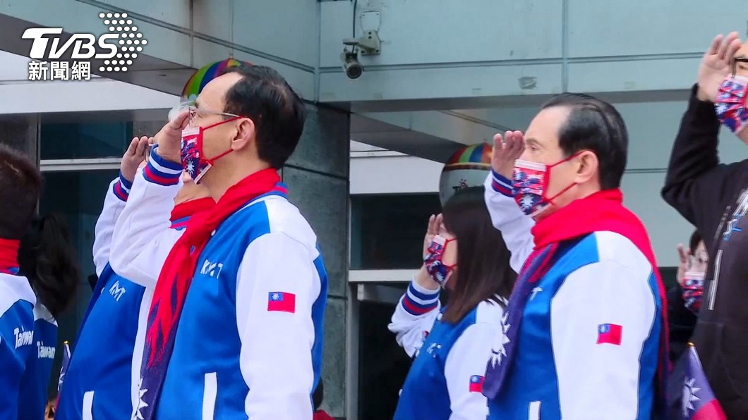 尷尬！藍升旗音控出包 國歌「連卡」2次重唱│TVBS新聞網