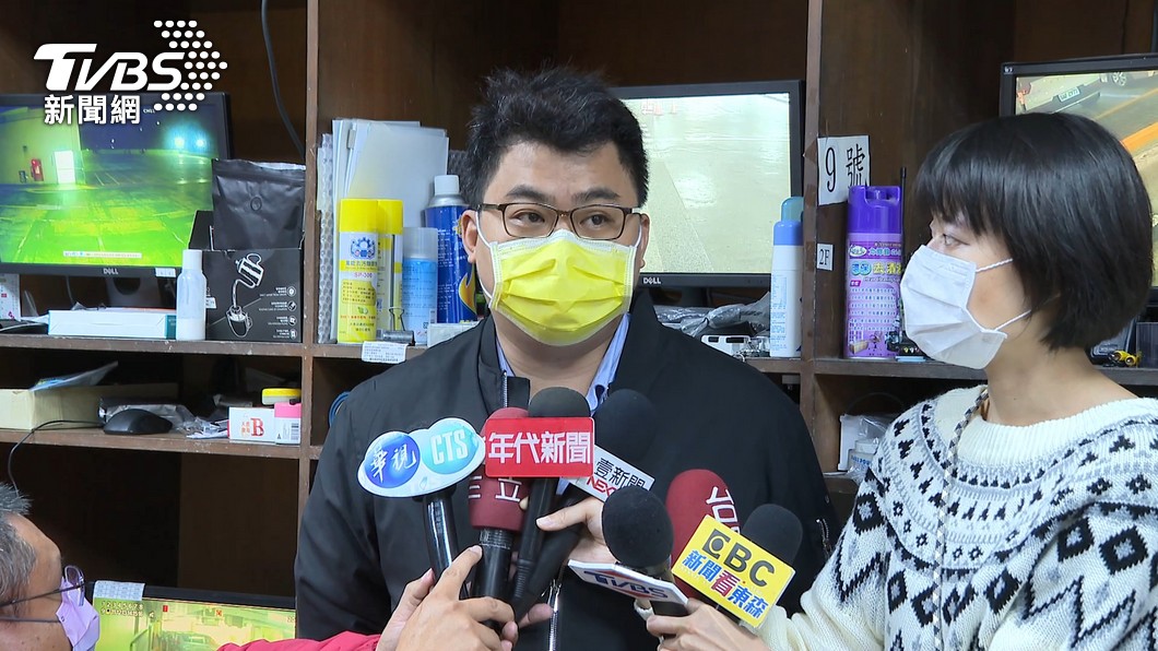 3怪客「倒掛」噴漆？立體停車場外牆當畫布塗鴉 噴UKA│TVBS新聞網