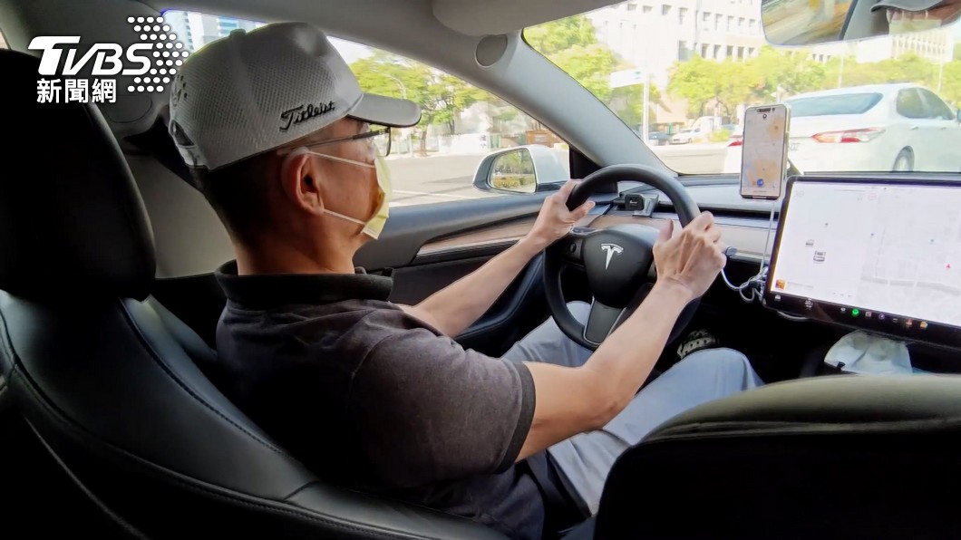 請不要投訴！特斯拉Uber貼滿標語「起步暴衝」怕客訴│TVBS新聞網