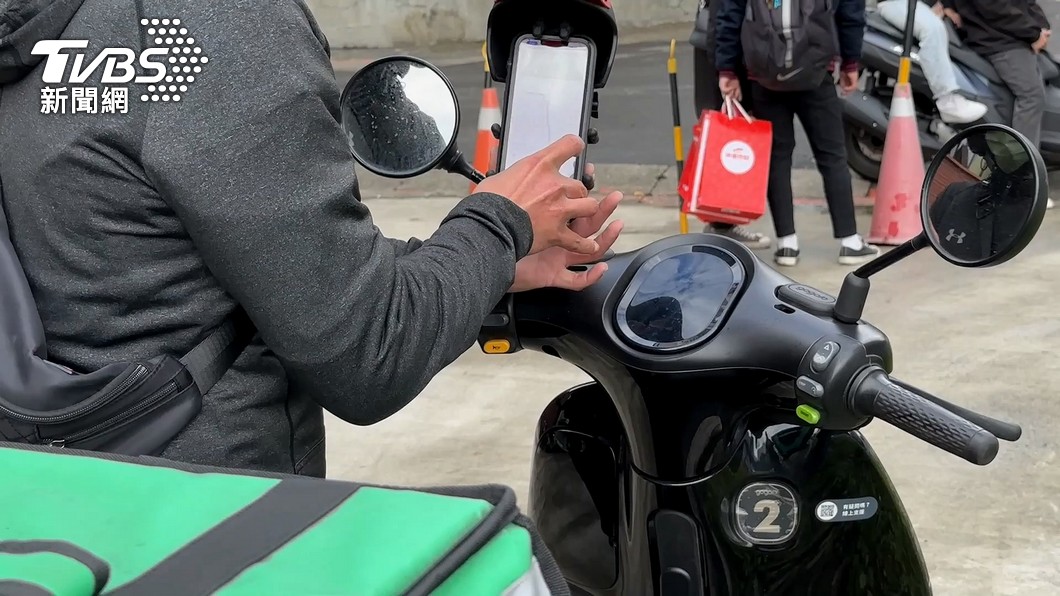 過年外送難叫？ 送餐員喜收600元紅包│TVBS新聞網