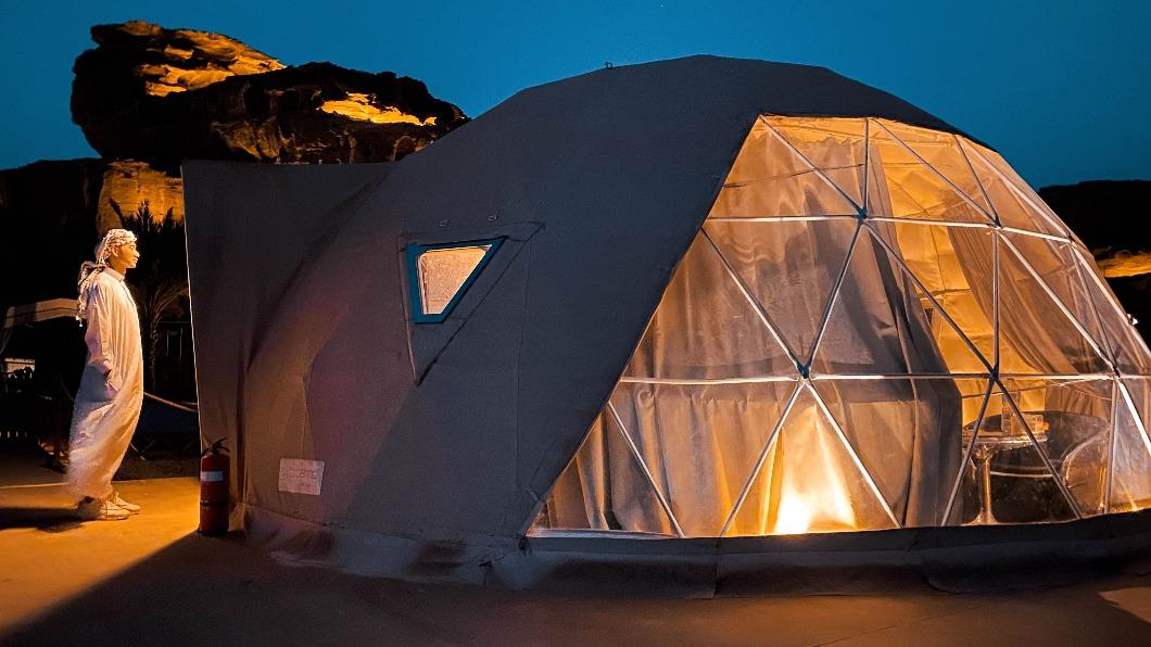 DJ HEAD奔約旦追星爽睡奢華星空帳 屢被搭訕原因曝光│TVBS新聞網