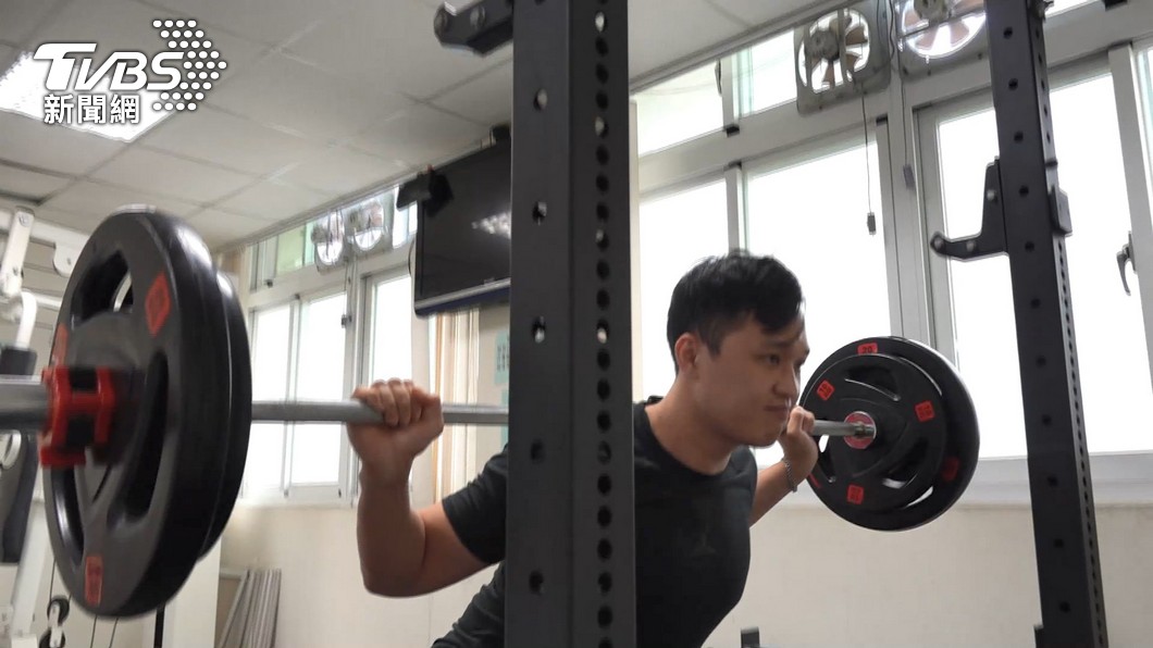 人體破門神器！23歲刑警打頭陣 壓制毒蟲│TVBS新聞網