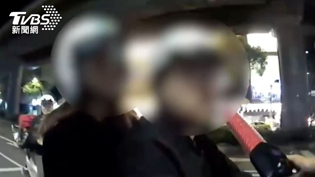 想耍帥QQ了！喝2杯說沒事 騎士酒駕送女友回家被警攔│TVBS新聞網