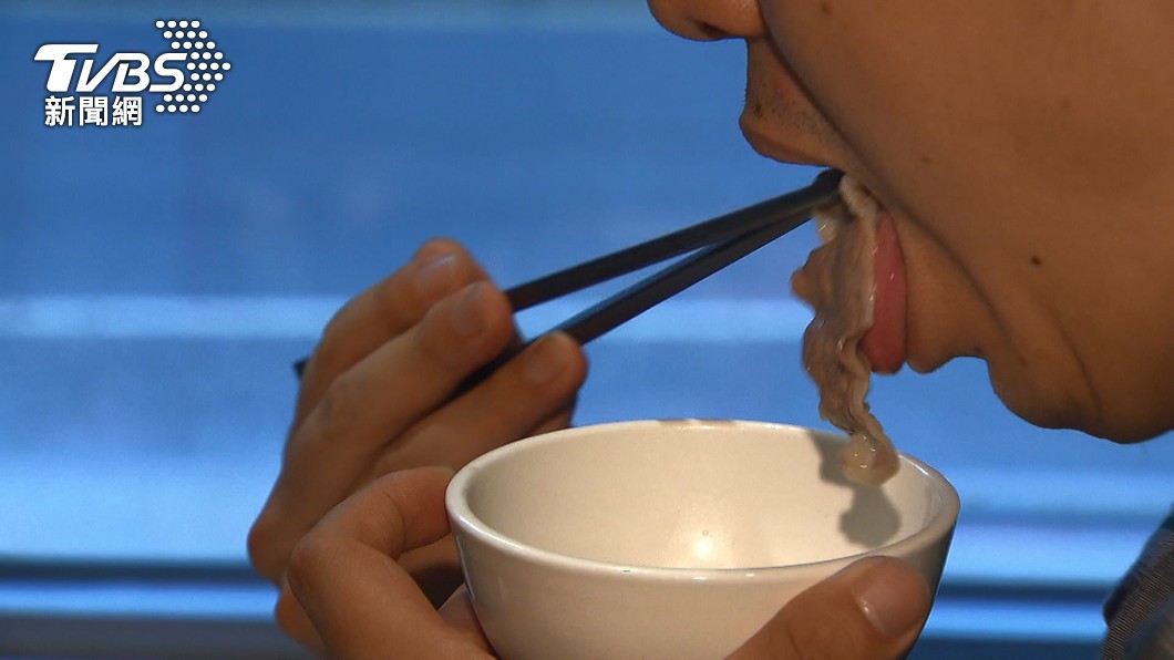 年後均胖1.7kg 醫：「吃硬食物」咀嚼20下助減重│減肥│血糖│加工食品│TVBS新聞網