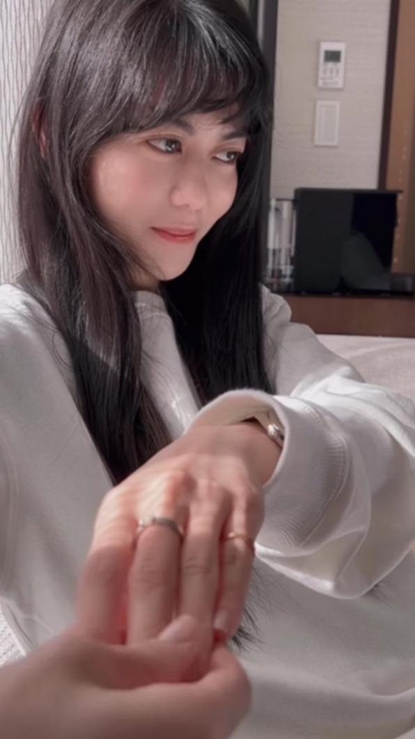 百萬網紅情人節爆「求婚成功」 羞曬戒指：She said yes│TVBS新聞網