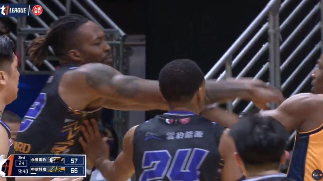 T1又差點大亂鬥！魔獸「巴頭」釀衝突 猛砍36分仍吞敗│TVBS新聞網