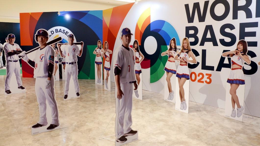 百人搶拍！林襄現身WBC棒球特展 見面會粉絲狂喊：好香│TVBS新聞網