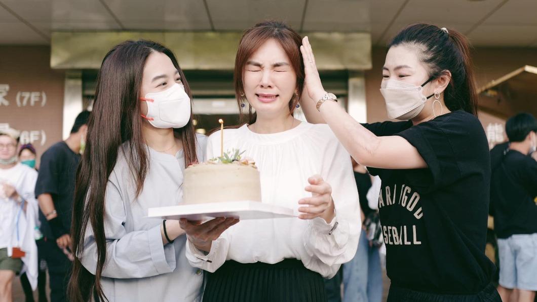 S.H.E合體了！田馥甄曬幸福合照 粉絲淚喊「世界最美風景」│TVBS新聞網