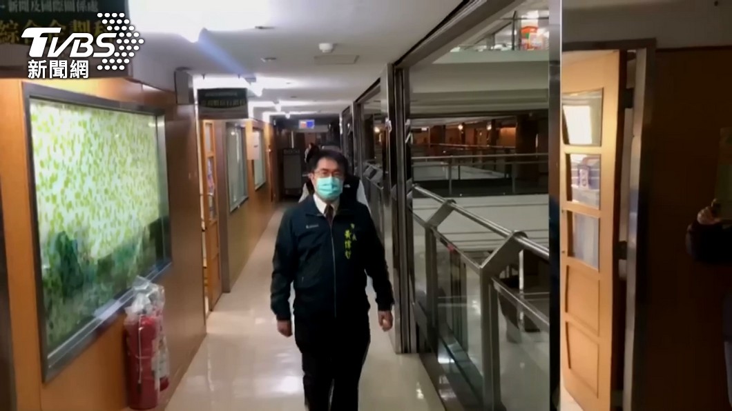 88槍擊光電案衝擊！ TVBS民調黃偉哲滿意度下滑9%│TVBS新聞網