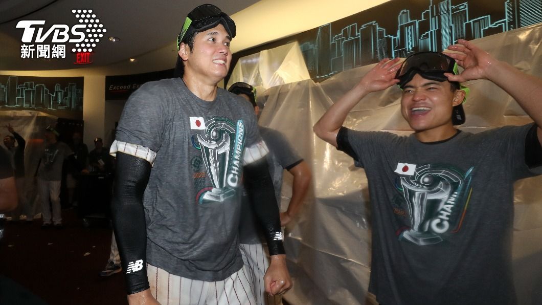 圖輯／大谷翔平飆再見三振！ 全隊灑水「濕身狂歡」│棒球經典賽│日本隊│WBC│TVBS新聞網