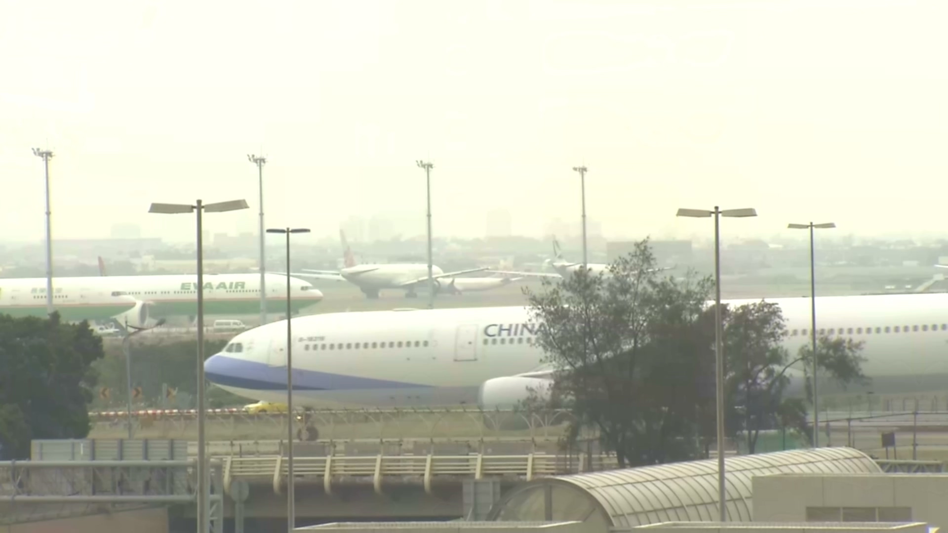 等好久！84天破百萬 迎今年第100萬名旅客│TVBS新聞網