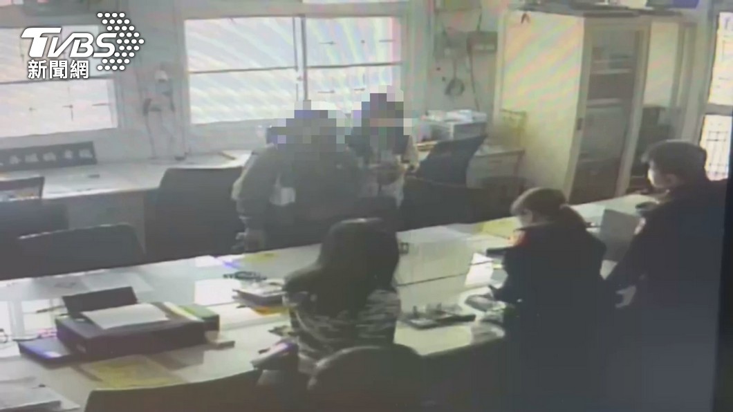 拉鍊沒關 阿兵哥買重機41萬買車錢噴了險GG │TVBS新聞網