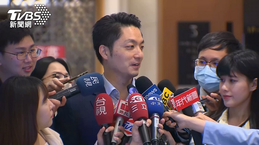 UBA政大完成3連霸 學長蔣萬安「騎馬舞」助威│TVBS新聞網