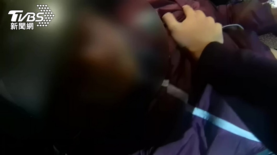 搖搖晃晃遭盯上！騎士酒駕拒檢 警鳴笛狂追│TVBS新聞網