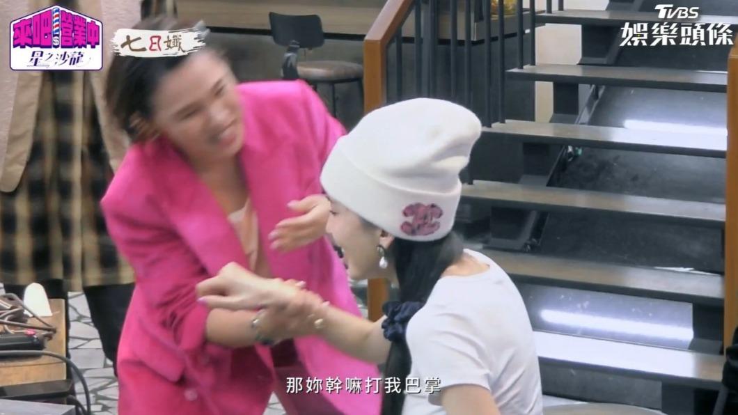 Hold住姐跪地喊「天王嫂欺負人」 林志穎愛妻超慌：我跪下好不好│TVBS新聞網