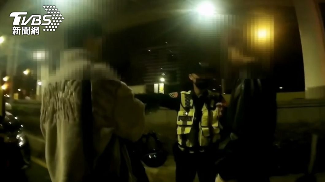 「我喝他沒喝啦」機車乘客護航酒醉騎士 2男下場都很慘│TVBS新聞網