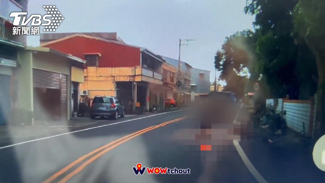 看護推88歲輪椅阿公外出 遭82歲駕駛撞飛│TVBS新聞網