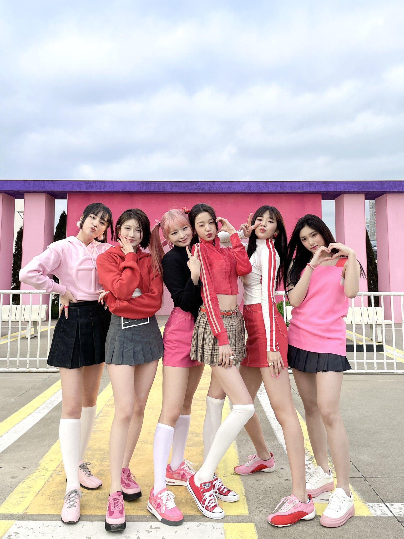 IVE日本成員Rei身體出現異狀！ 「心悸、胸悶」宣布暫停活動│TVBS新聞網