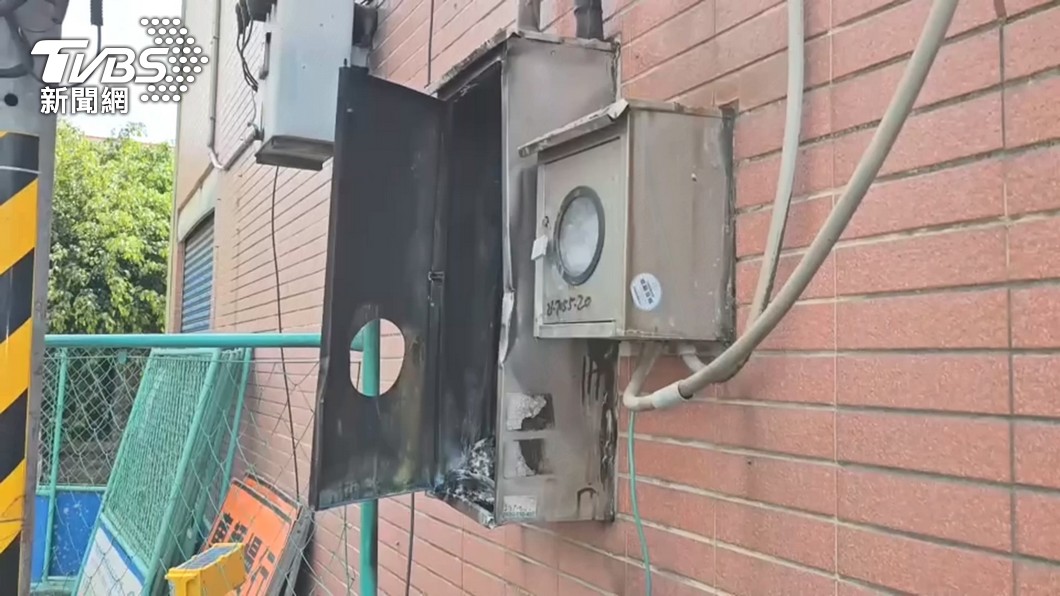 在放鞭炮？變電箱起火 民眾嚇壞急打119│TVBS新聞網