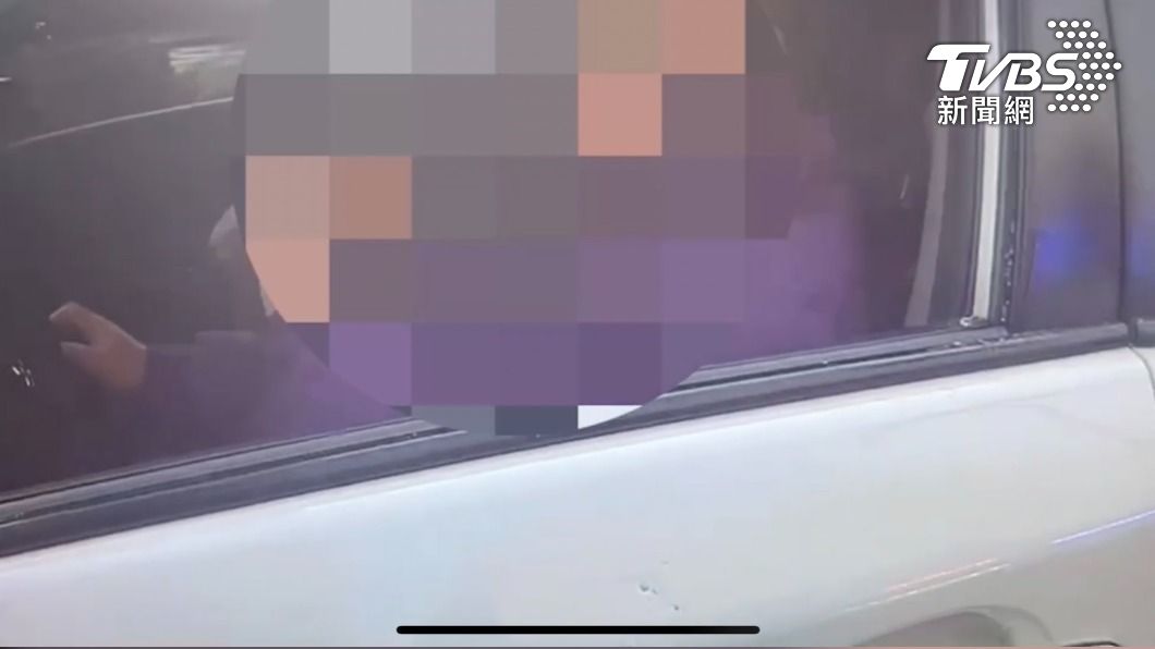 好累還好醉？ 停在快車道打呼 酒測高達0.77│TVBS新聞網