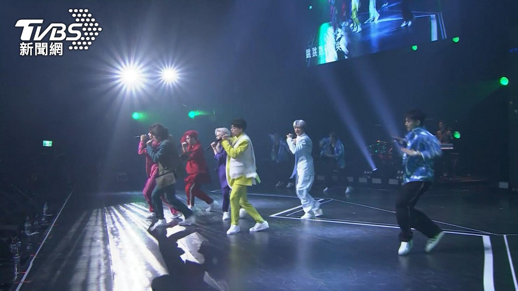 男團Ozone全員淚灑舞台 合體昔導師「王子」│TVBS新聞網