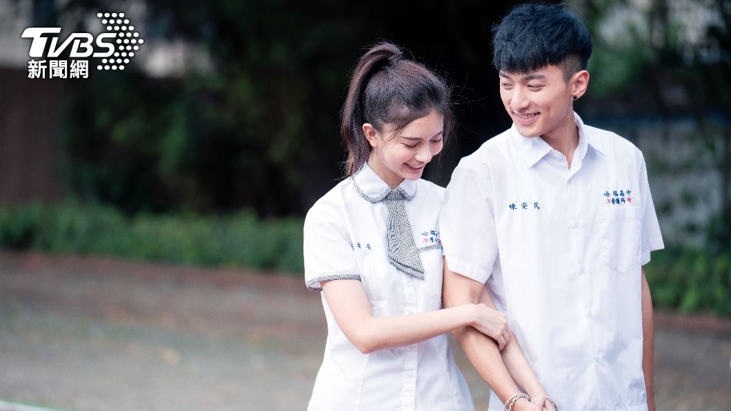 機智男孩高唱「我可以」！安凌CP移情別戀 鍾岳軒含淚祝福鄭芯恩│TVBS新聞網