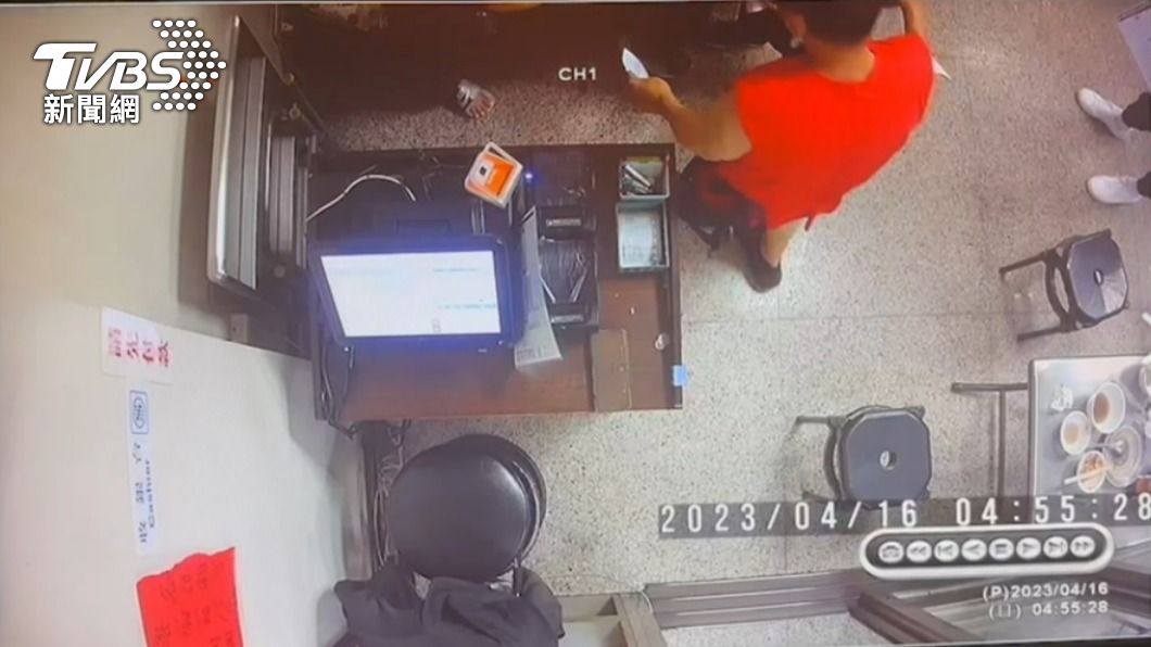 闆娘遭爆摔錢態度差！負評洗爆必比登牛肉湯 二代800字回應│台南│彰化│遊客│TVBS新聞網