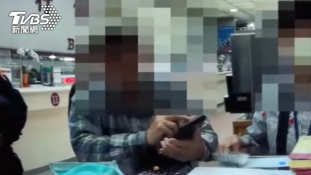 「兒子」換手機「加LINE」？ 8旬翁：聲音一樣險匯30萬│TVBS新聞網