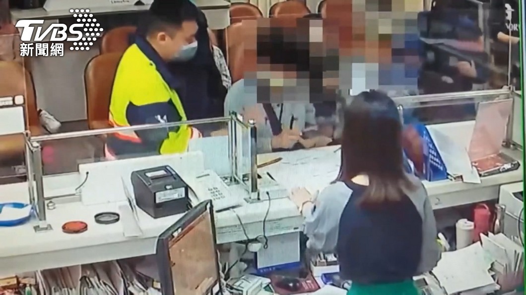 「兒子」換手機「加LINE」？ 8旬翁：聲音一樣險匯30萬│TVBS新聞網