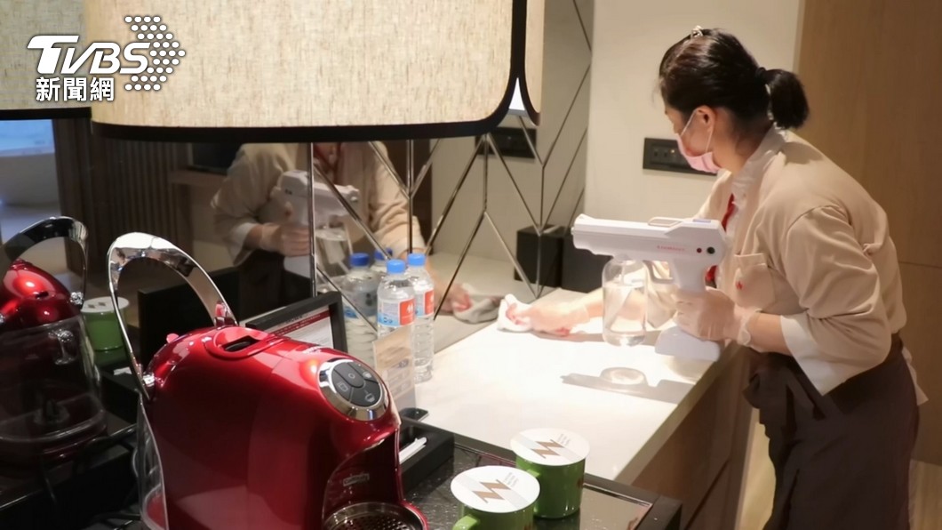 「阿嬤級」服務員！71歲仍戰職場 3C學習時間長│TVBS新聞網