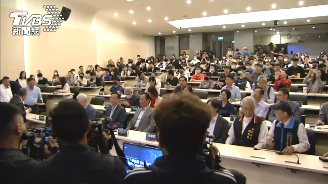 郭台銘開IG 自稱台灣CEO、首篇談3承擔│TVBS新聞網